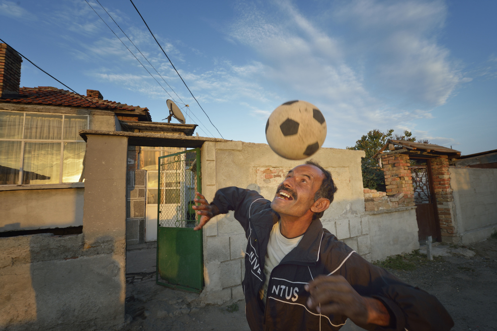 Global Lens » Bulgarian Roma face identity crisis